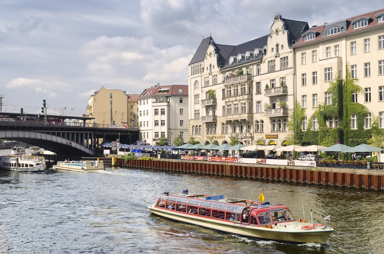 Spree Boat Tour Berlin: From €24 | Best Price Guarantee